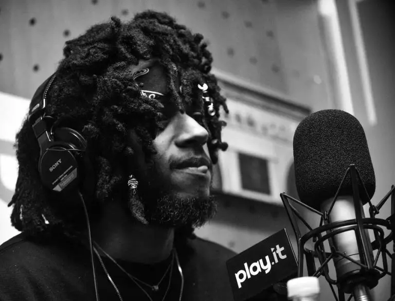 6LACK Gives Views of a Different Kind of Six