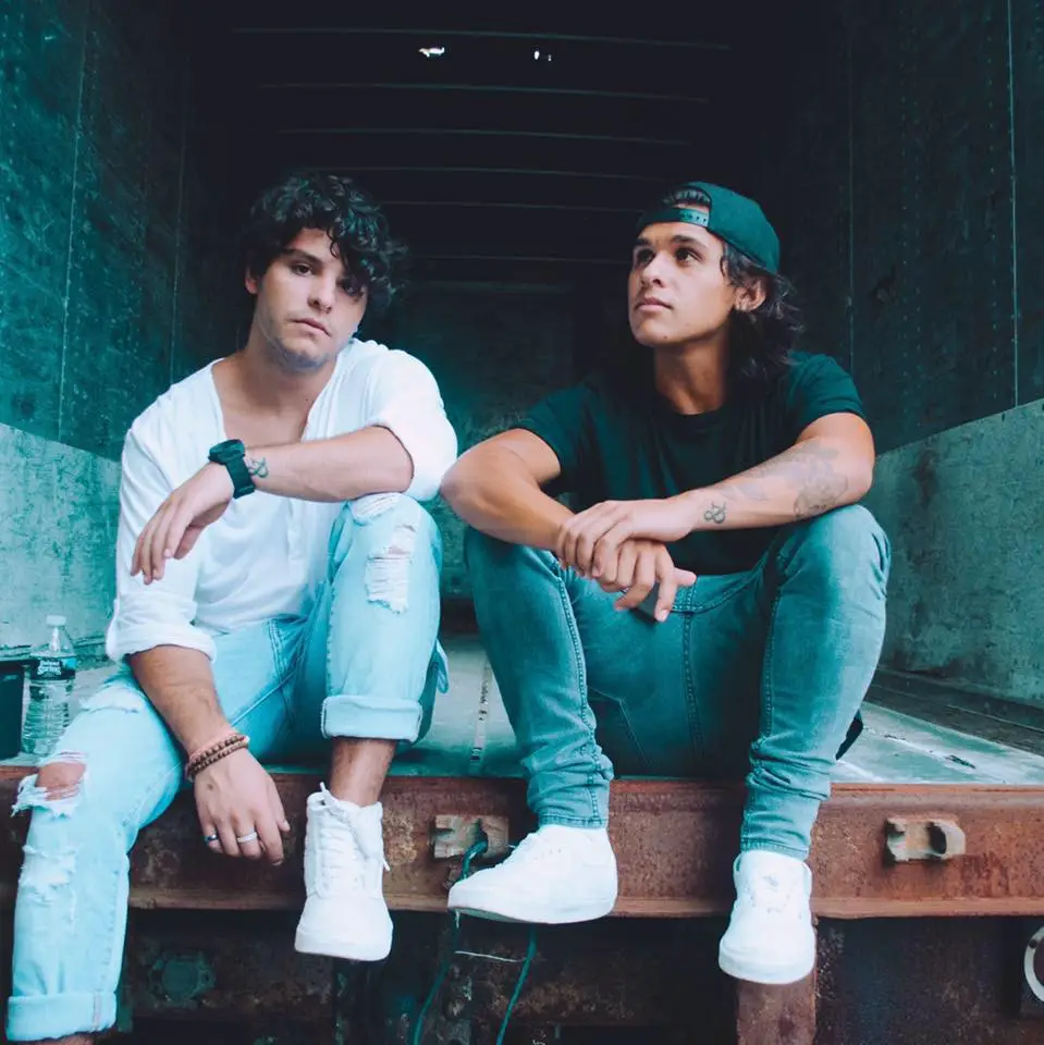 4 Reasons Why You Need to Listen to Tyler & Ryan Falcoa