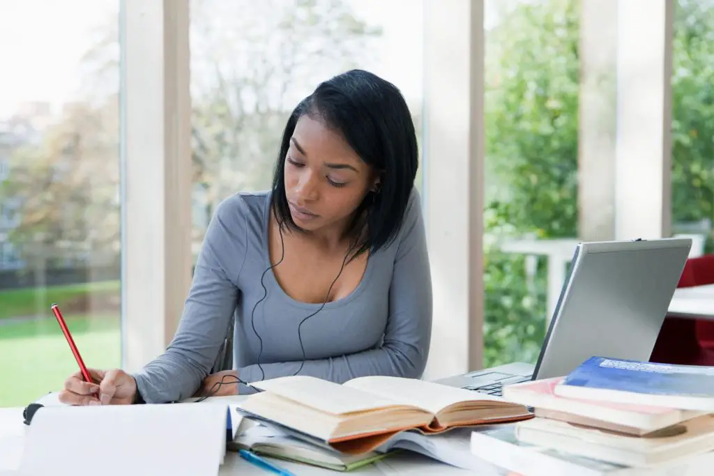 How to Boost Your Writing Skills When You’re in College