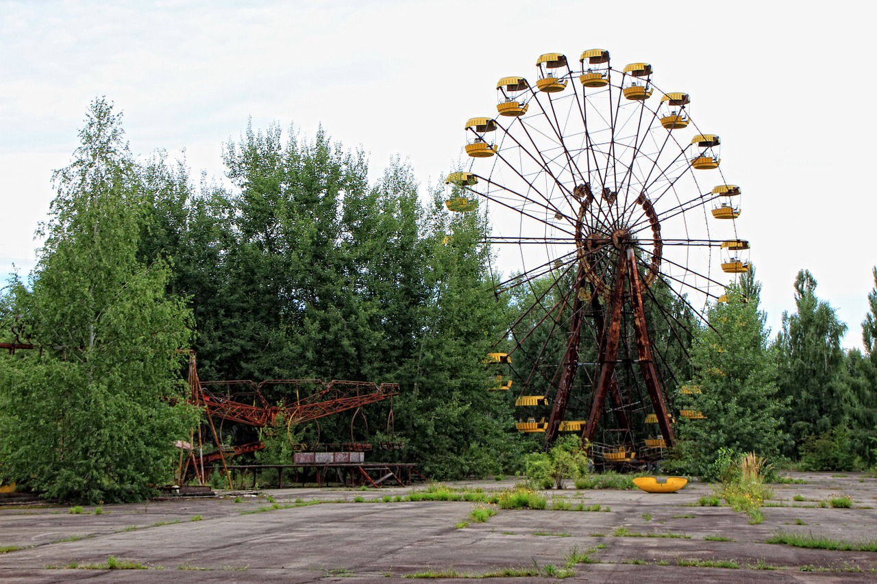 YouTube’s Defunctland Explores the Derelict Beauty of Theme Parks